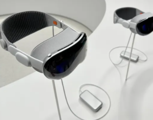 Apple Vision Pro Vs Meta Quest 2: What's The Difference? - NetworkBuildz